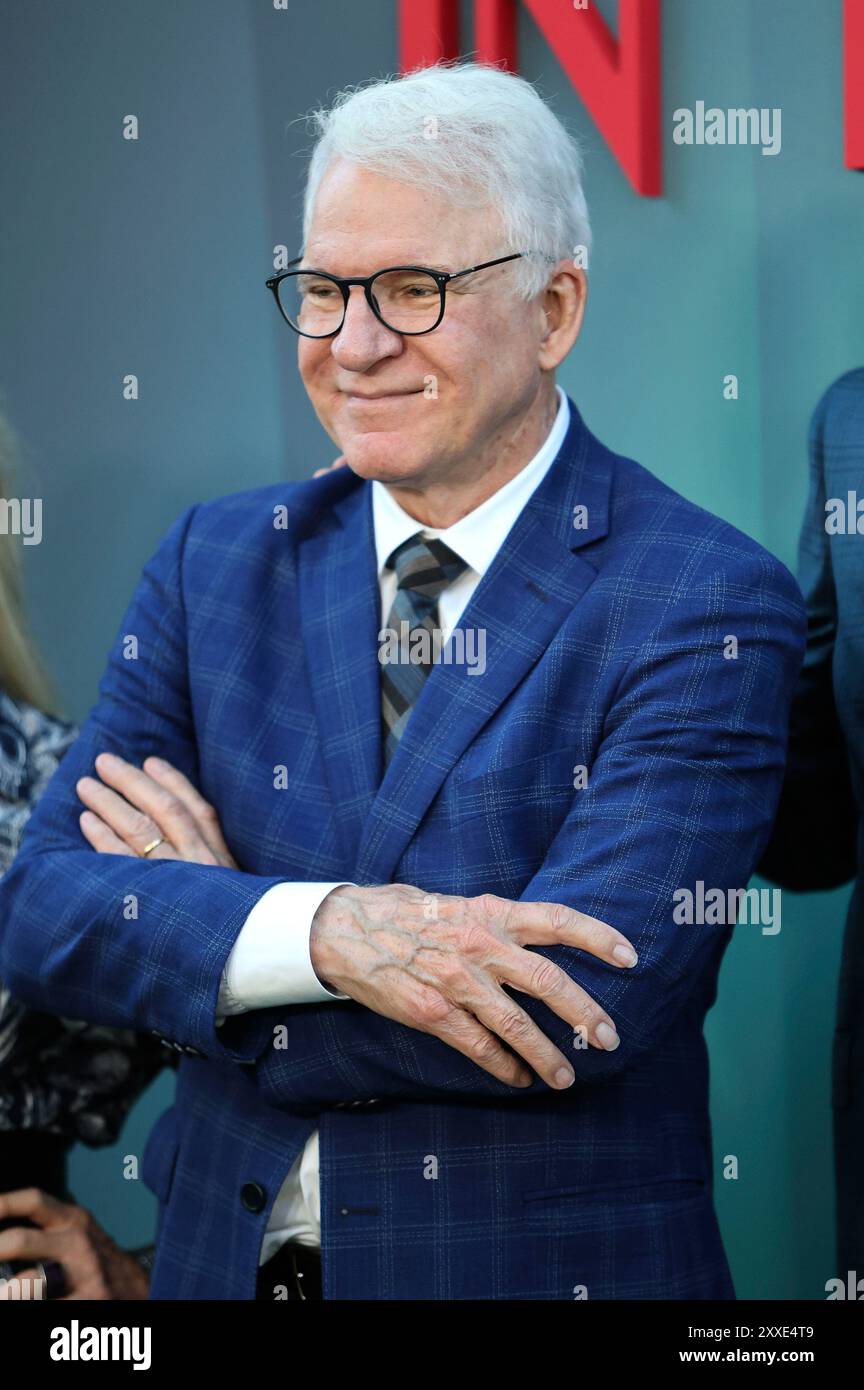 Steve Martin bei der Premiere der 4. Staffel der Hulu Serie 'Only ...