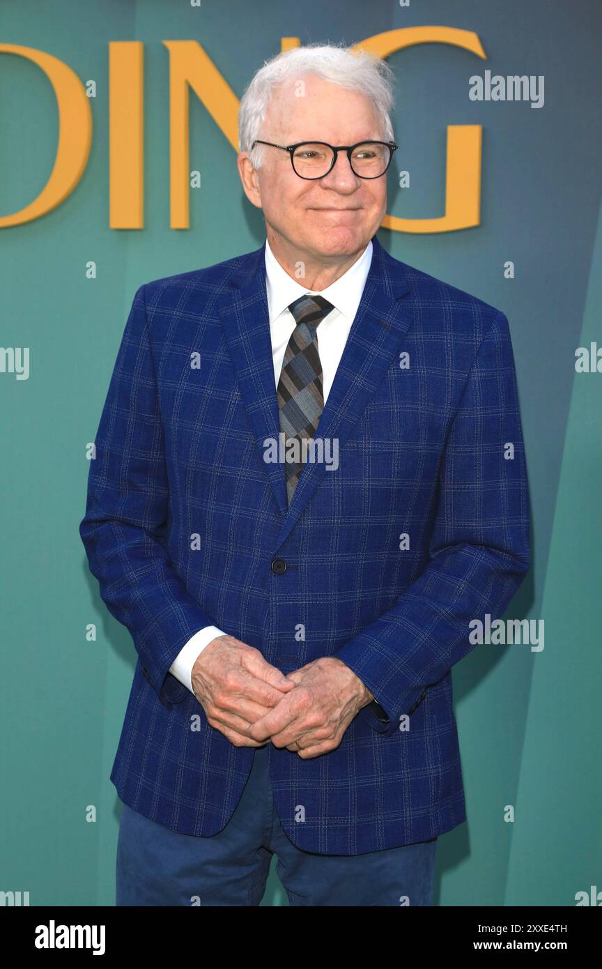Steve Martin bei der Premiere der 4. Staffel der Hulu Serie 'Only ...