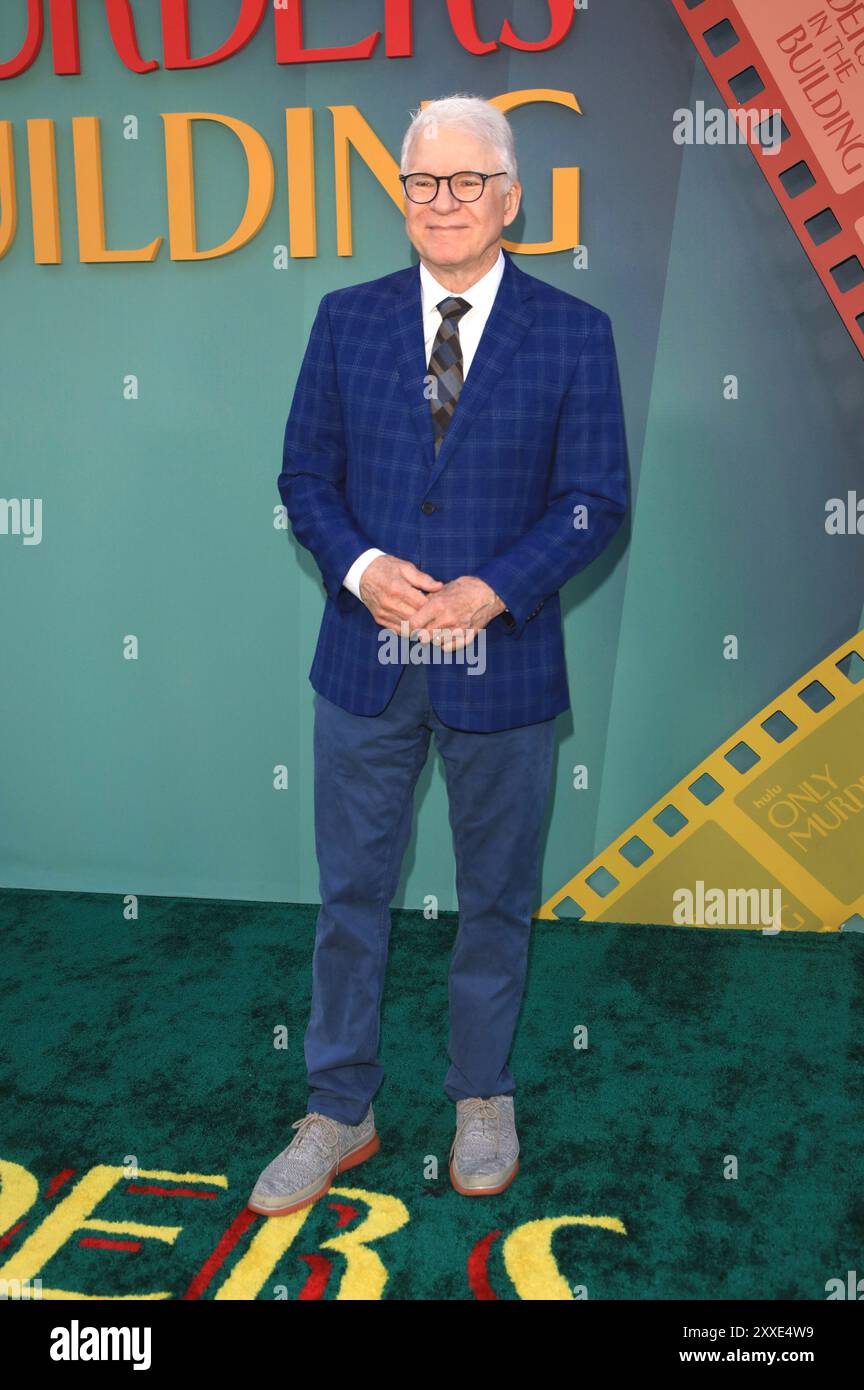 Steve Martin bei der Premiere der 4. Staffel der Hulu Serie 'Only ...