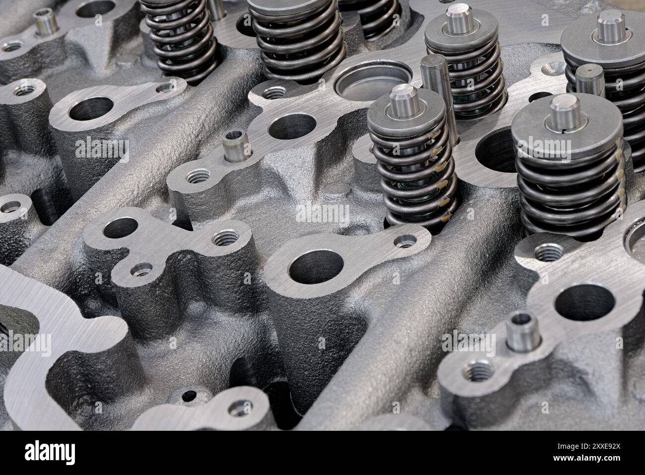 Cylinder head of an internal combustion engine with the cover removed ...