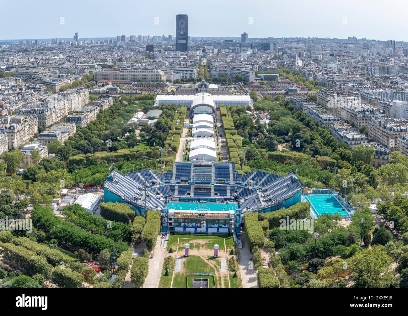 Exterior staircase to second floor hi-res stock photography and images ...