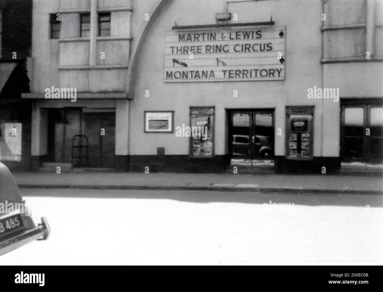 Three ring circus dean martin hi-res stock photography and images - Alamy