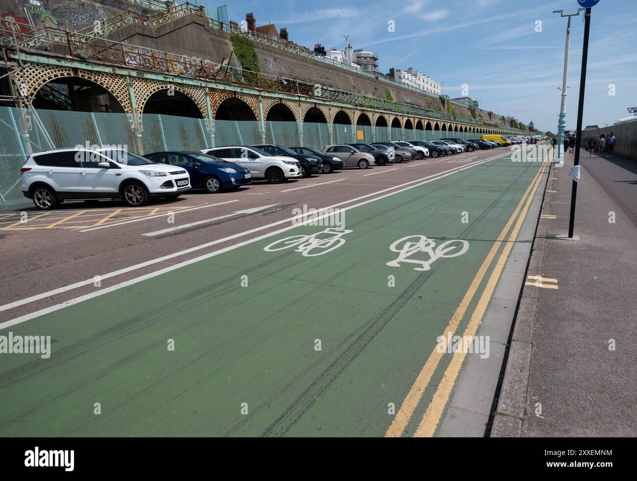 Double cycleway hi-res stock photography and images - Alamy