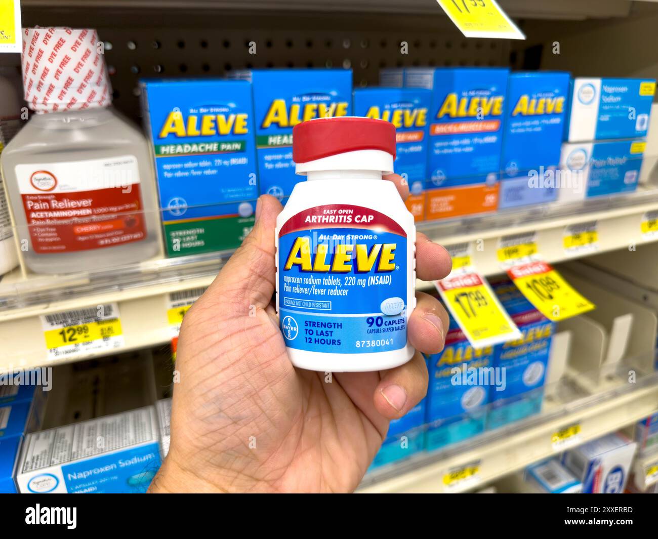 Aleve pill bottle hi-res stock photography and images - Alamy