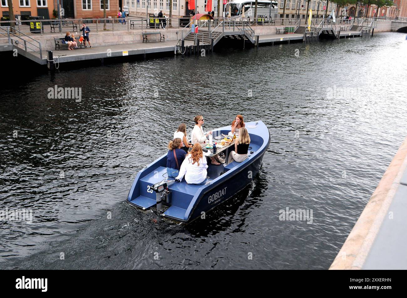 Baots crusing hi-res stock photography and images - Alamy