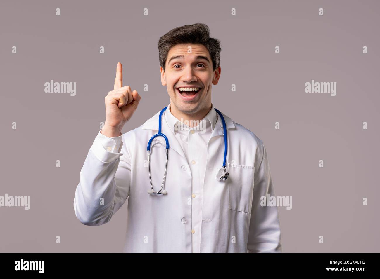 Genius physician in medical coat form having idea eureka moment ...