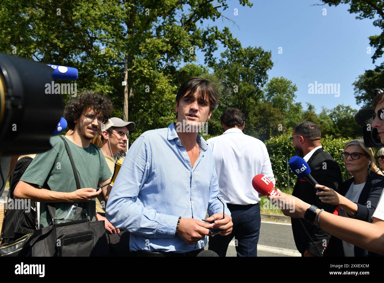 Douchy, France. 24th Aug, 2024. Alain-Fabien Delon answers journalists ...