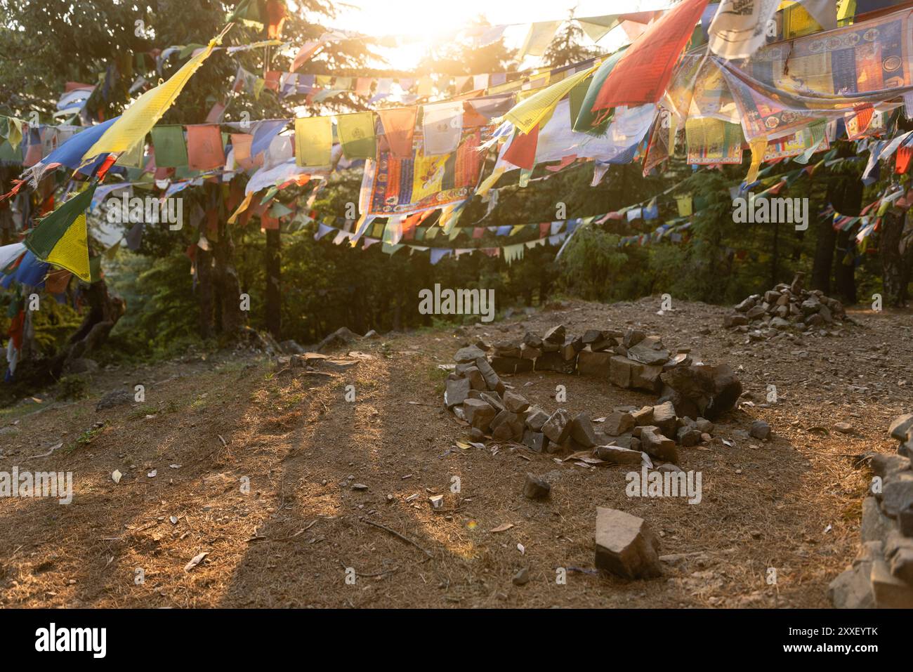 Tibetan prayer flag lung hi-res stock photography and images - Alamy