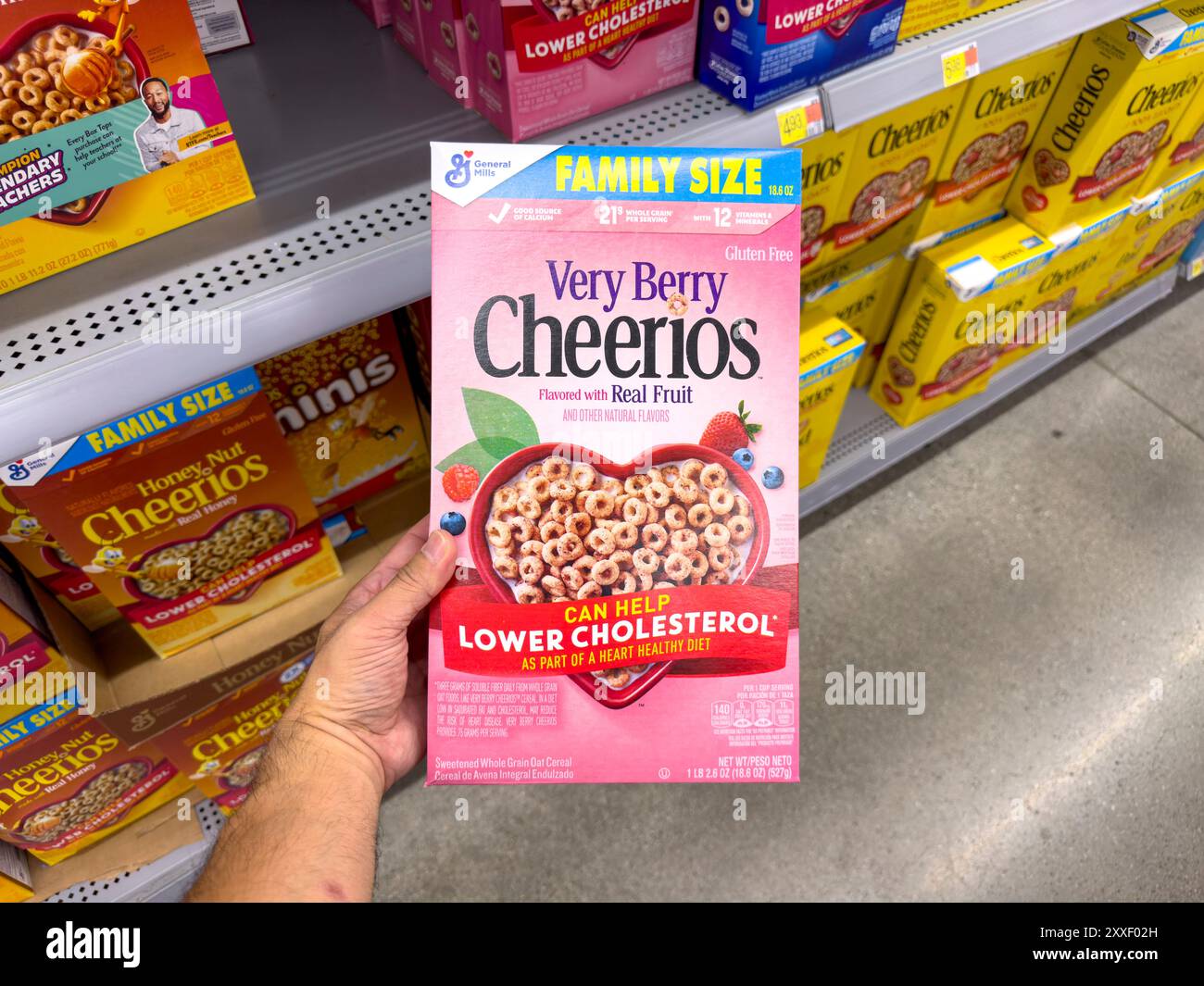 Cheerios cereal grocery store hi-res stock photography and images - Alamy