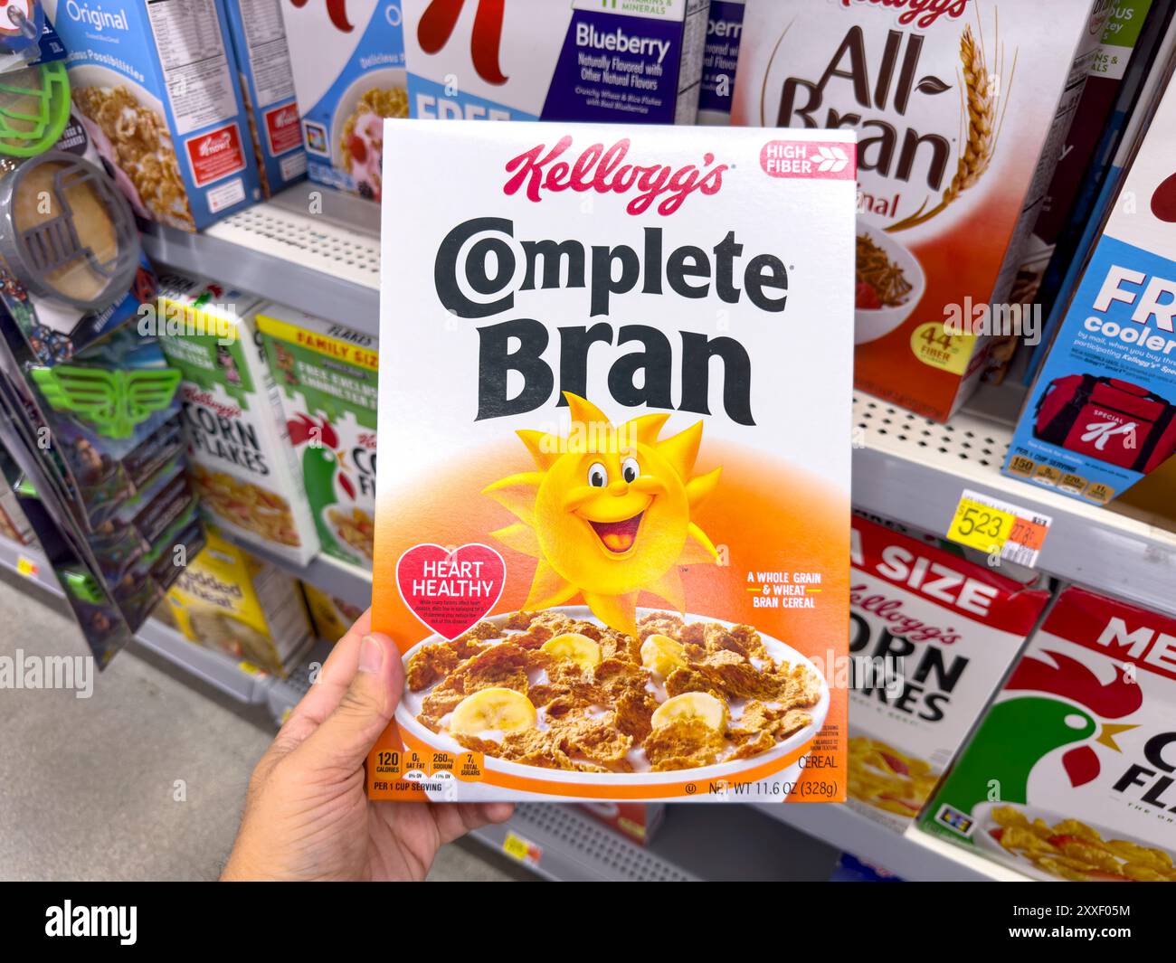 Kelloggs all bran breakfast cereal hi-res stock photography and images ...