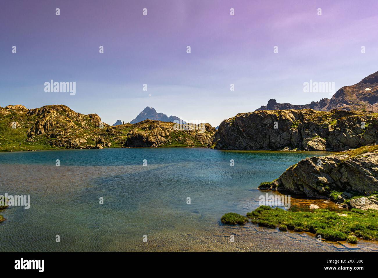 Longet lakes hi-res stock photography and images - Alamy