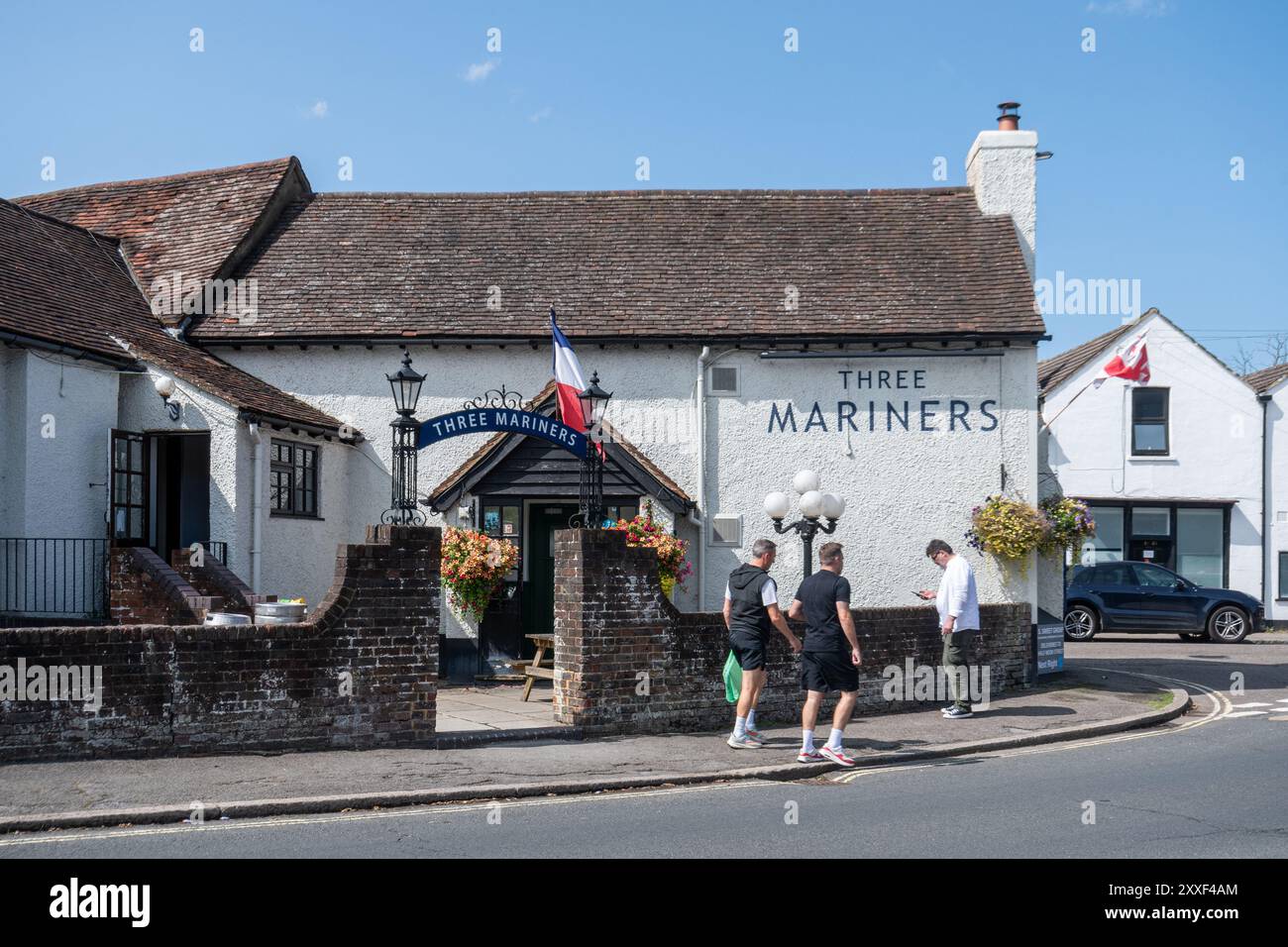 Bagshot village hi-res stock photography and images - Alamy