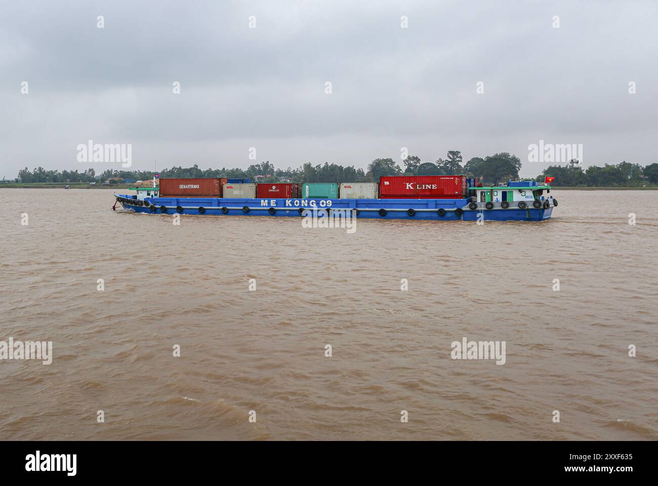 Vietnamese reporter hi-res stock photography and images - Alamy