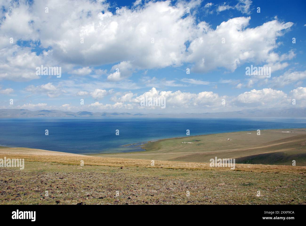 Son Kul lake in Kyrgyzstan seen from a nearby mountain ridge Stock ...