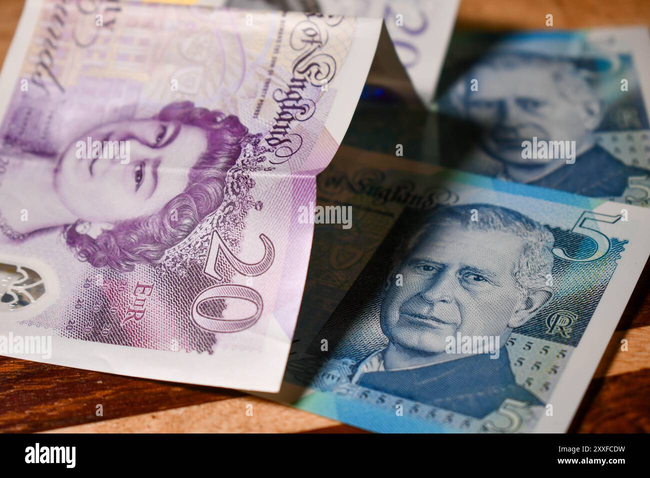 5 pound note uk hi-res stock photography and images - Alamy