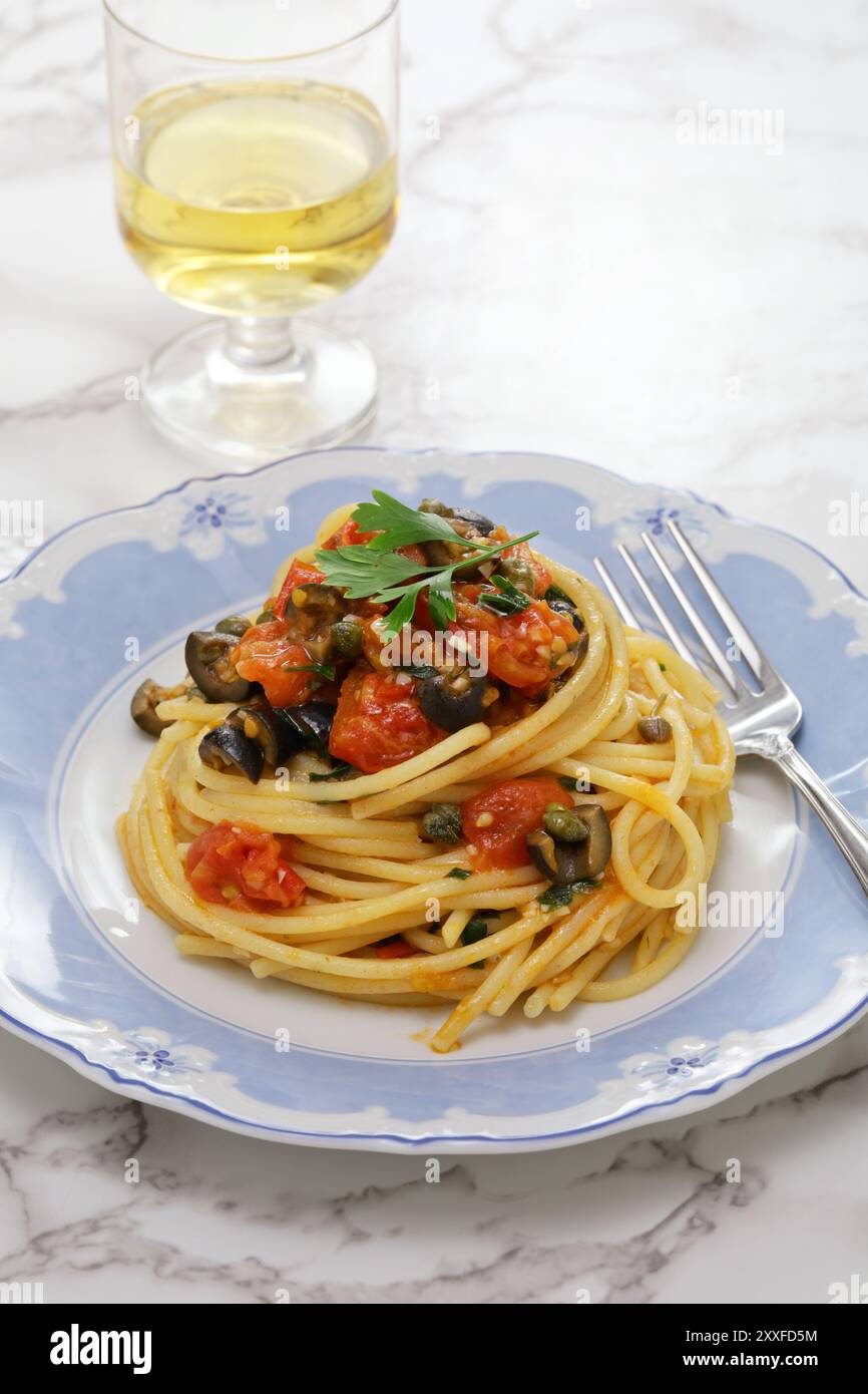 Spaghetti napoli wine hi-res stock photography and images - Alamy