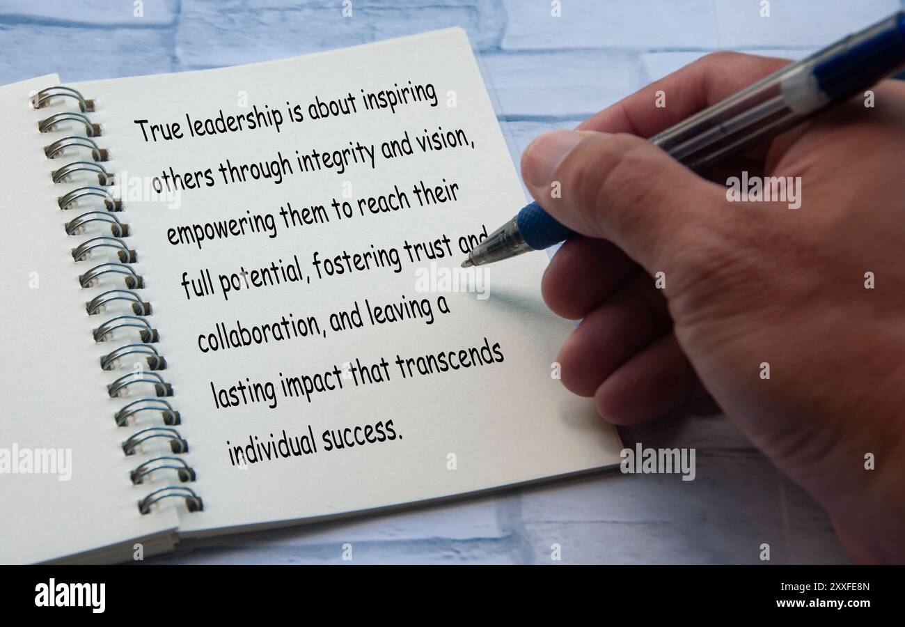 True leaderships text written on notepad. Leadership concept Stock Photo - Alamy