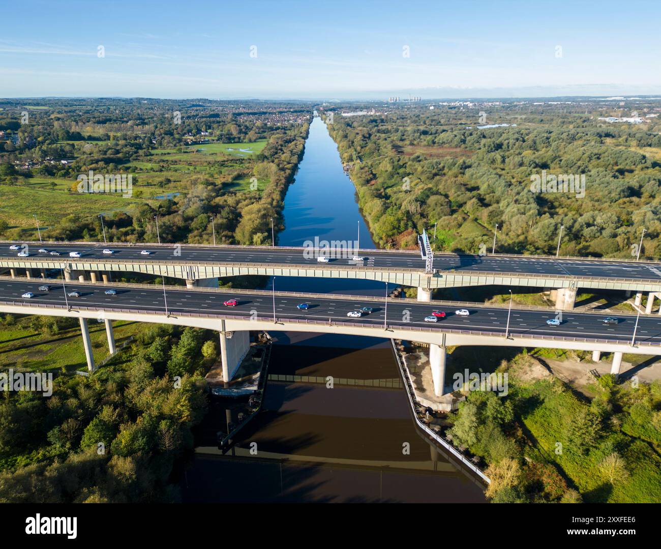 Traffic on Thelwall Viaduct over the Manchester Ship Canal, M6 motorway ...