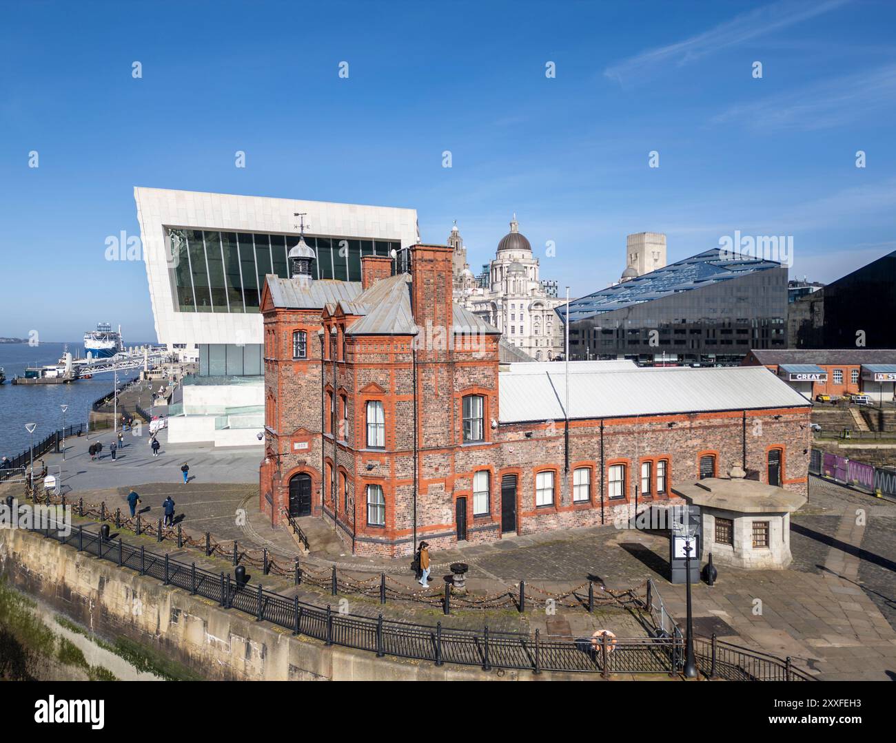 Aerial view of the Museum of Liverpool building and The Pilotage ...