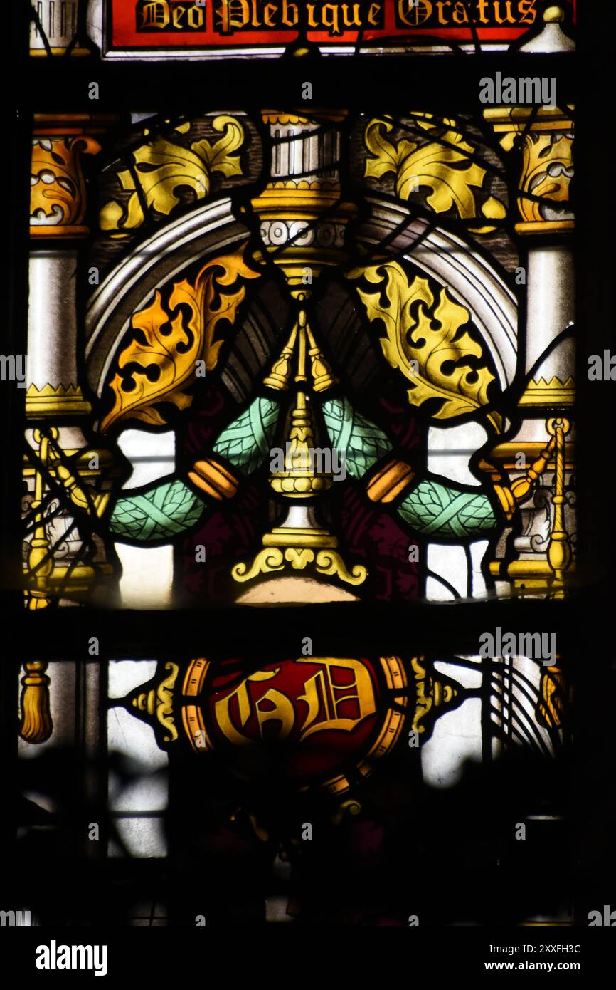 La collégiale Sainte-Waudru de Mons est un édifice religieux catholique ...