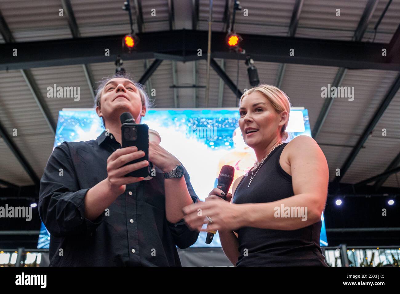Aew fan fest hi-res stock photography and images - Alamy