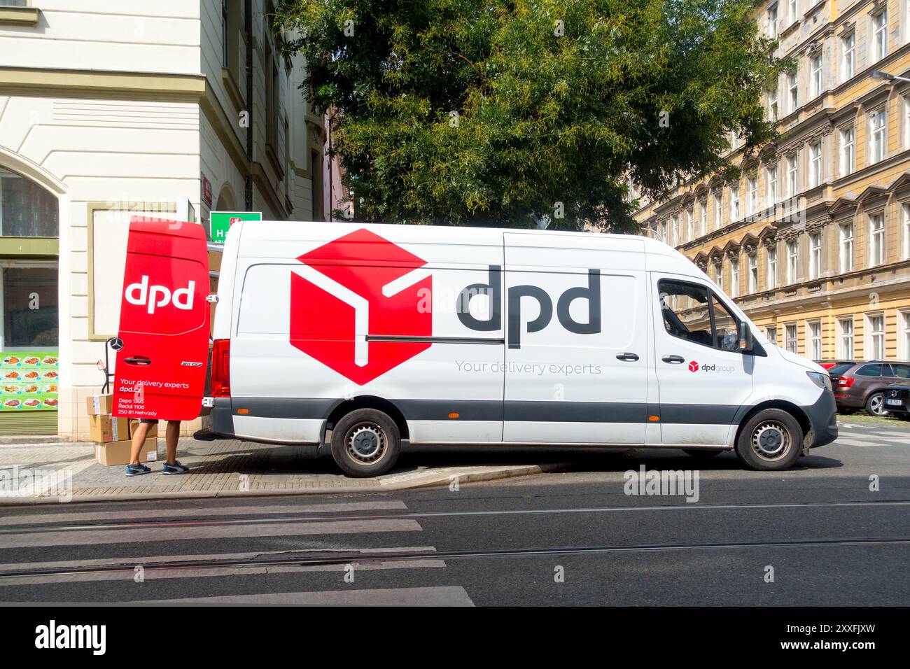DPD Van delivery Logistics Delivering Service, DPD logo Company Sign ...