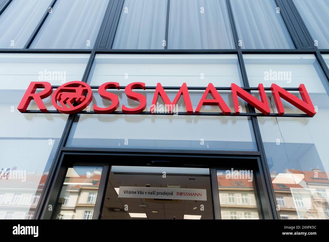 Drug store sign hi-res stock photography and images - Alamy