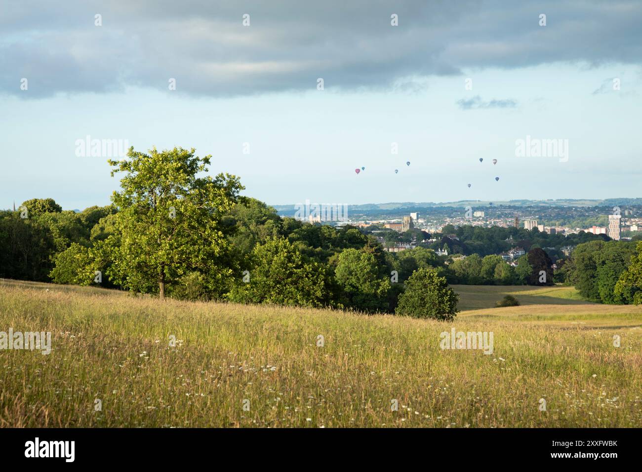 Hot air balloons over Bristol from the Ashton Court Estate. Bristol, UK ...
