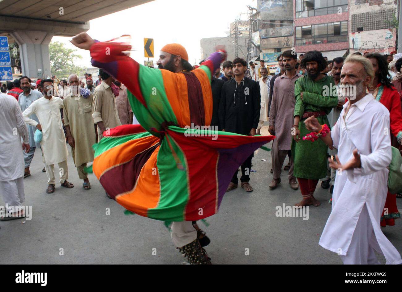 Hazrat ali bin usman ali hajveri hi-res stock photography and images ...