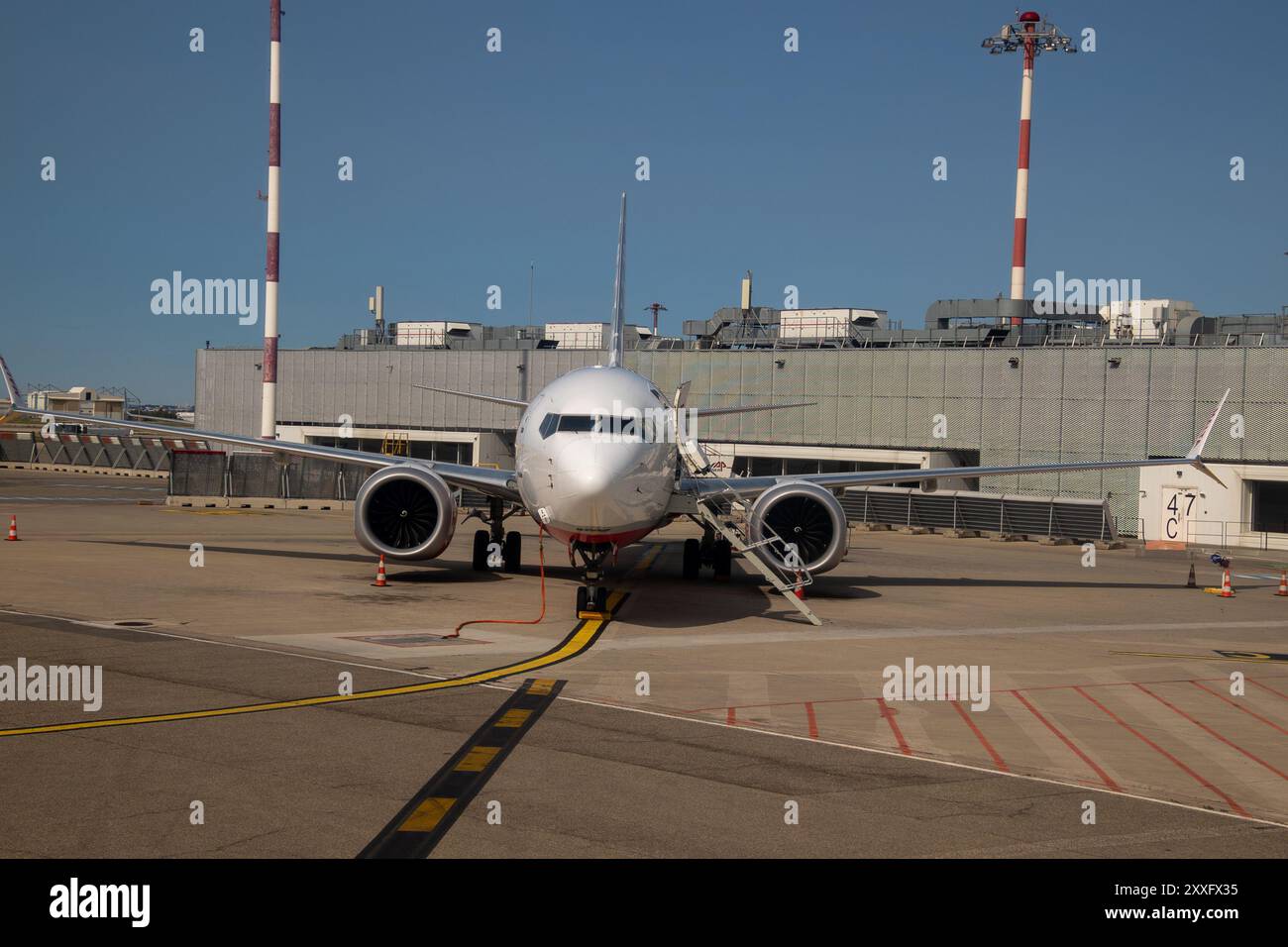 Marseille airport hi-res stock photography and images - Alamy
