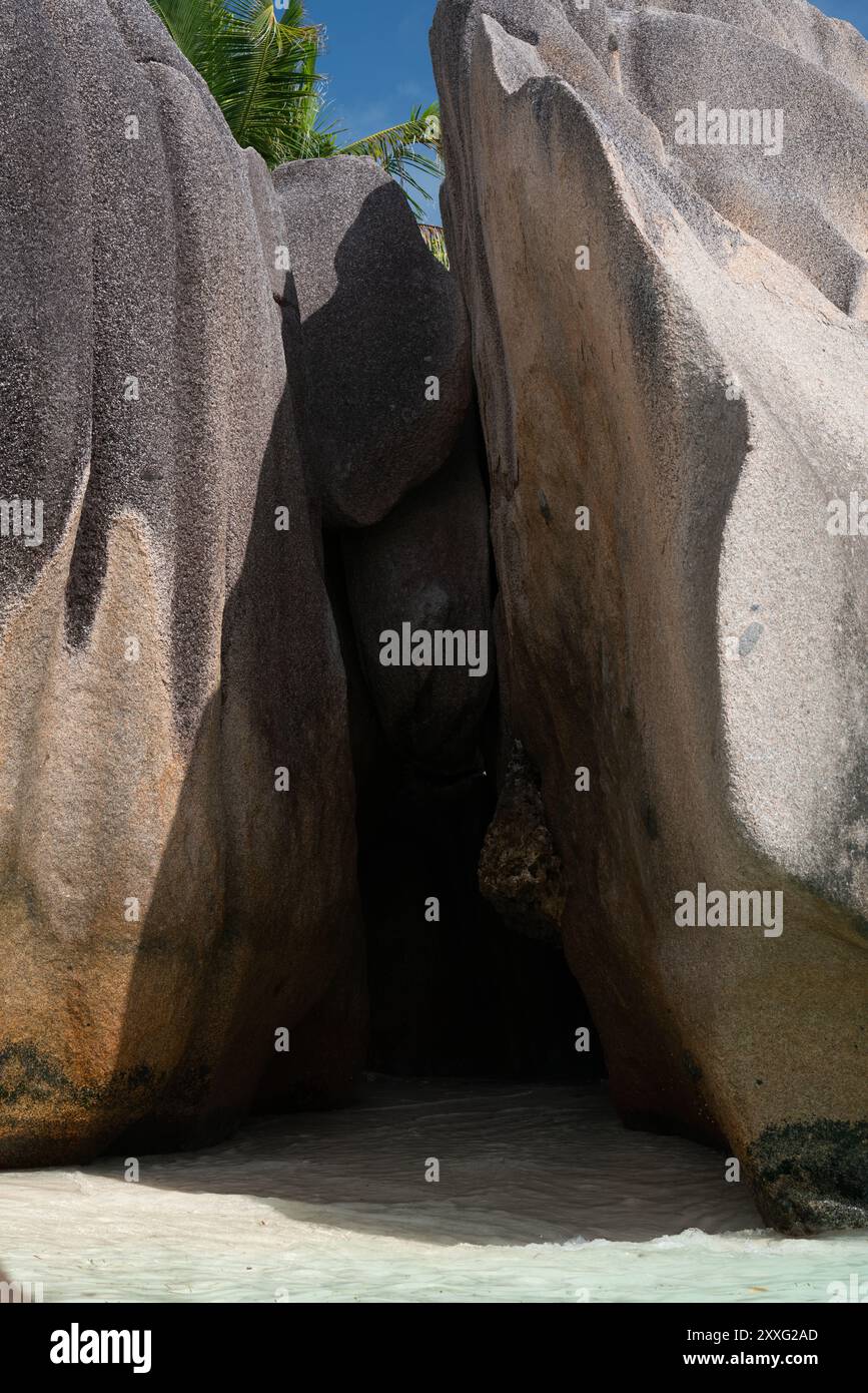 The fascinating rock formations at Anse Source d'Argent beach in the ...