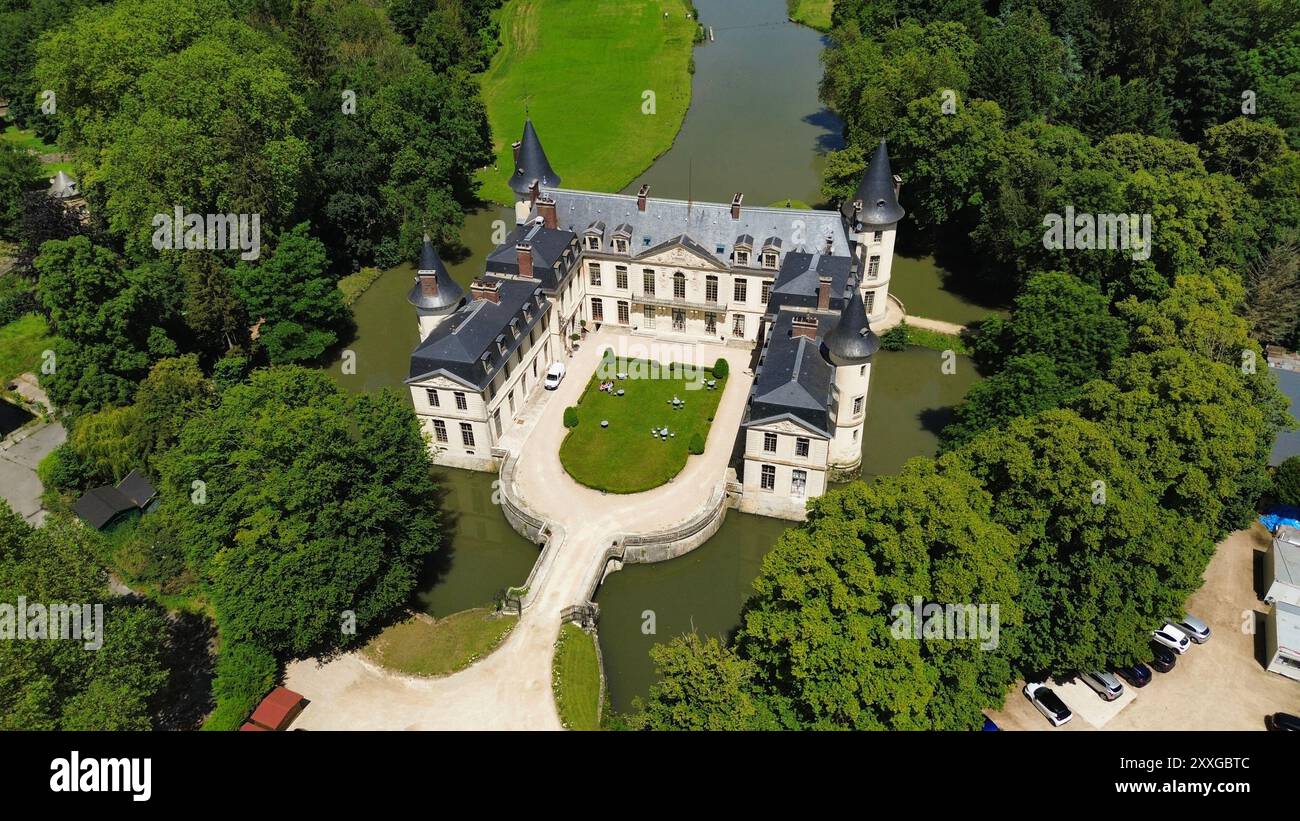 Ermenonville castle hi-res stock photography and images - Alamy