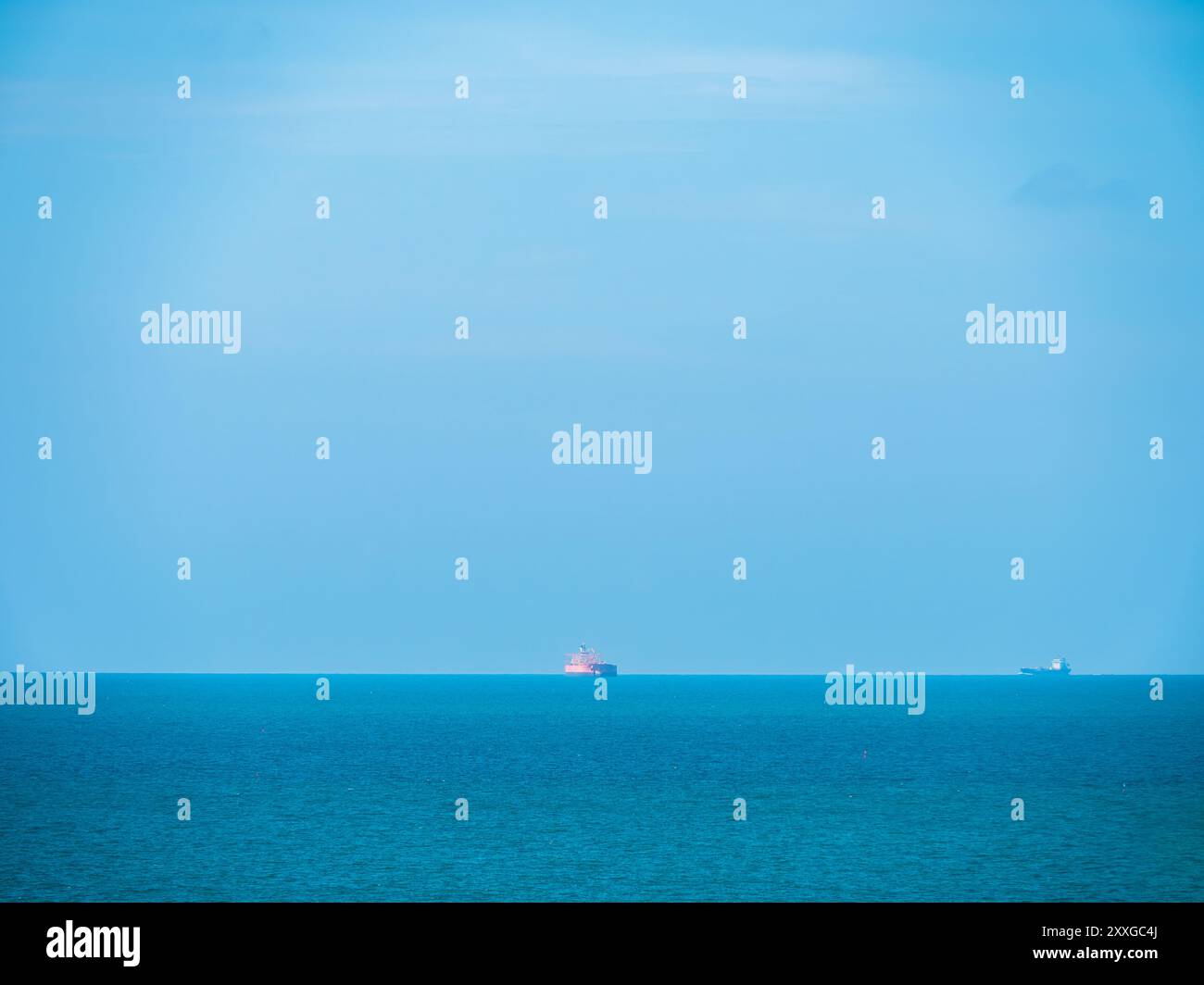 Extreme wide extreme long hi-res stock photography and images - Alamy