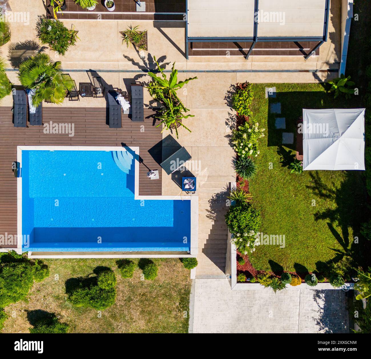 Top view country cottage terrace hi-res stock photography and images ...