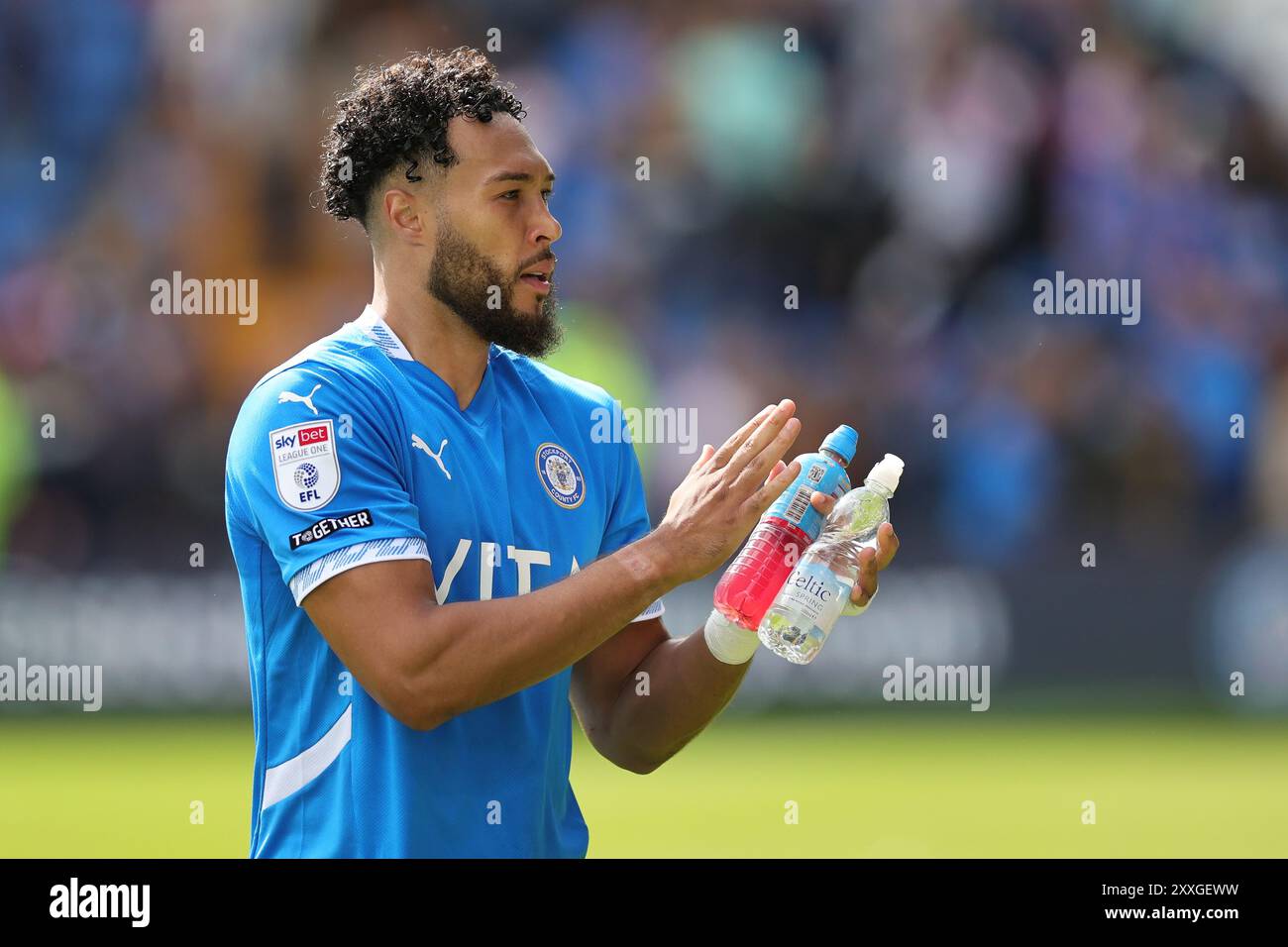 Applaud blue hi-res stock photography and images - Alamy