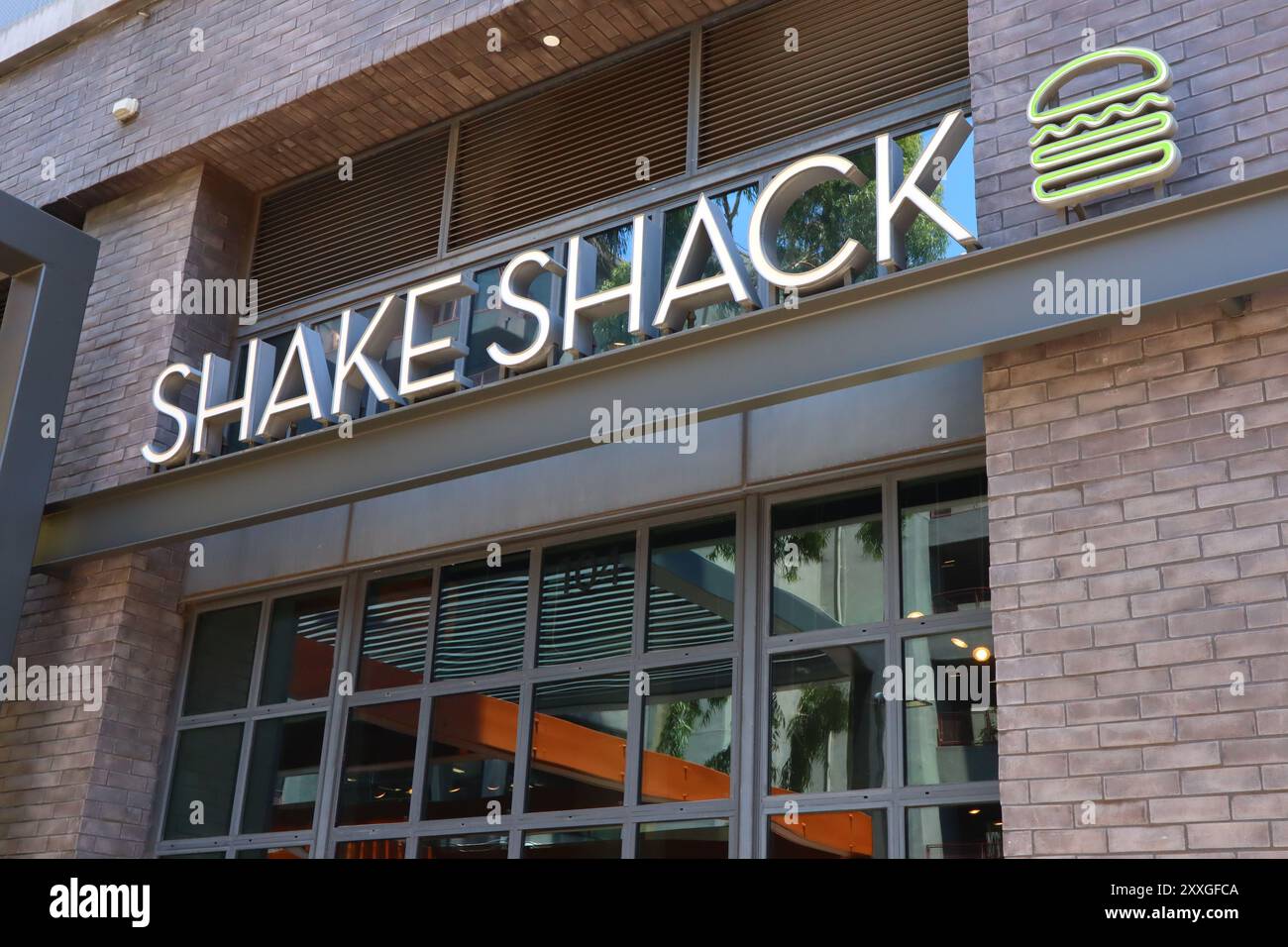 Shake Shack fast food restaurant Stock Photo - Alamy