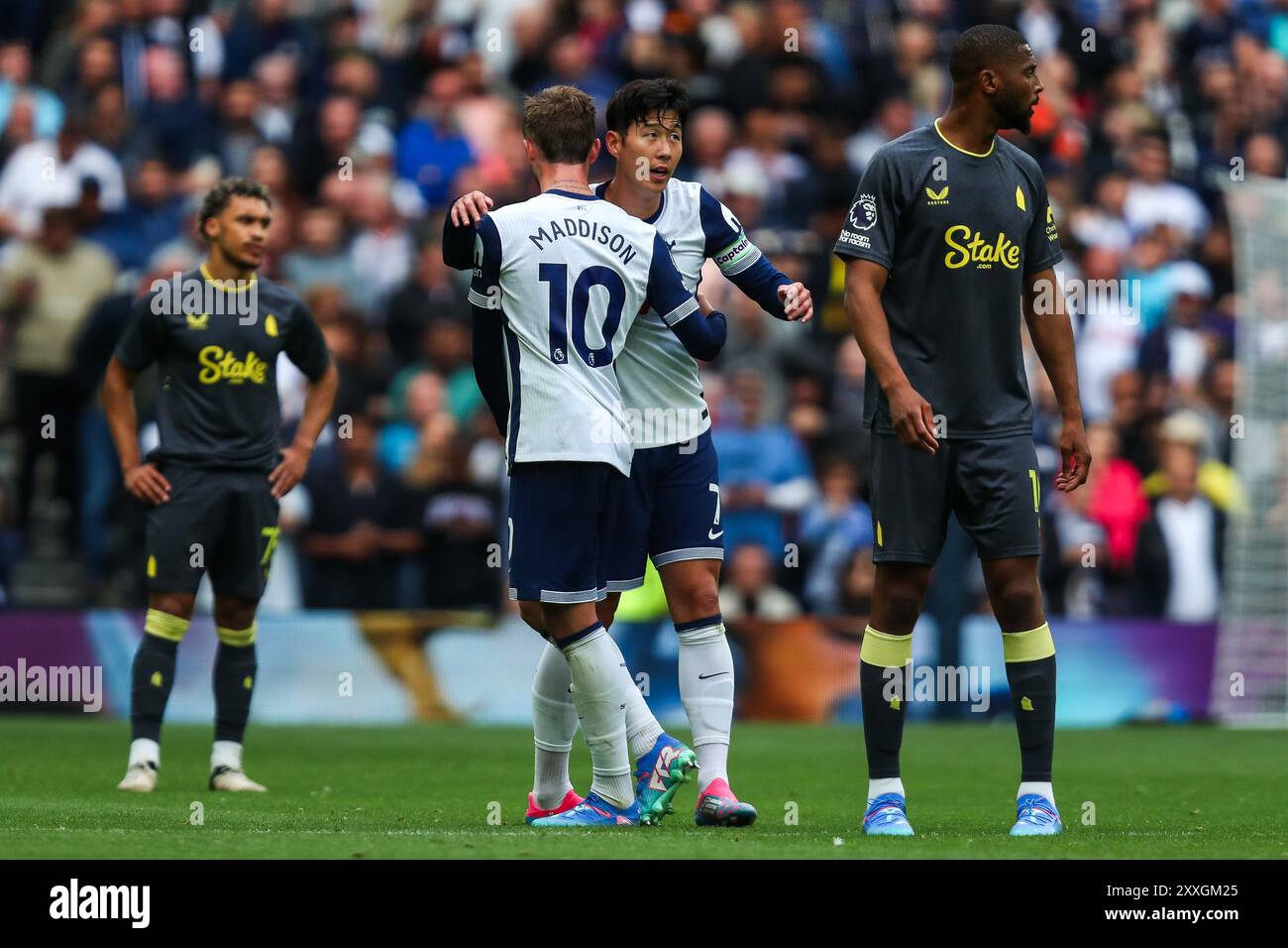 Heung min son james maddison hi-res stock photography and images - Alamy