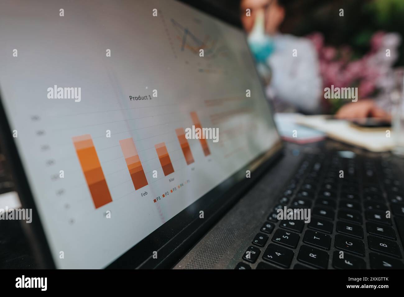 Displaying financial data trends bar hi-res stock photography and images - Alamy