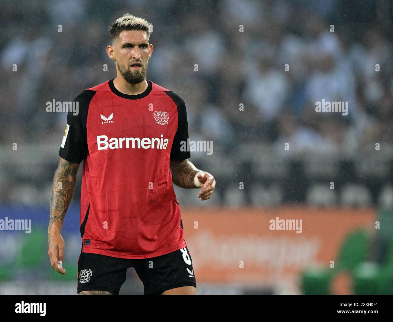 MONCHENGLADBACH - Robert Andrich of Bayer 04 Leverkusen during the ...