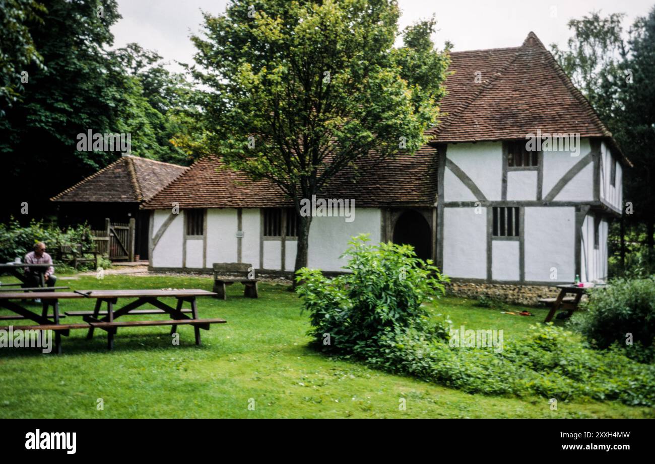 A Tudor house in 1993 Stock Photo - Alamy