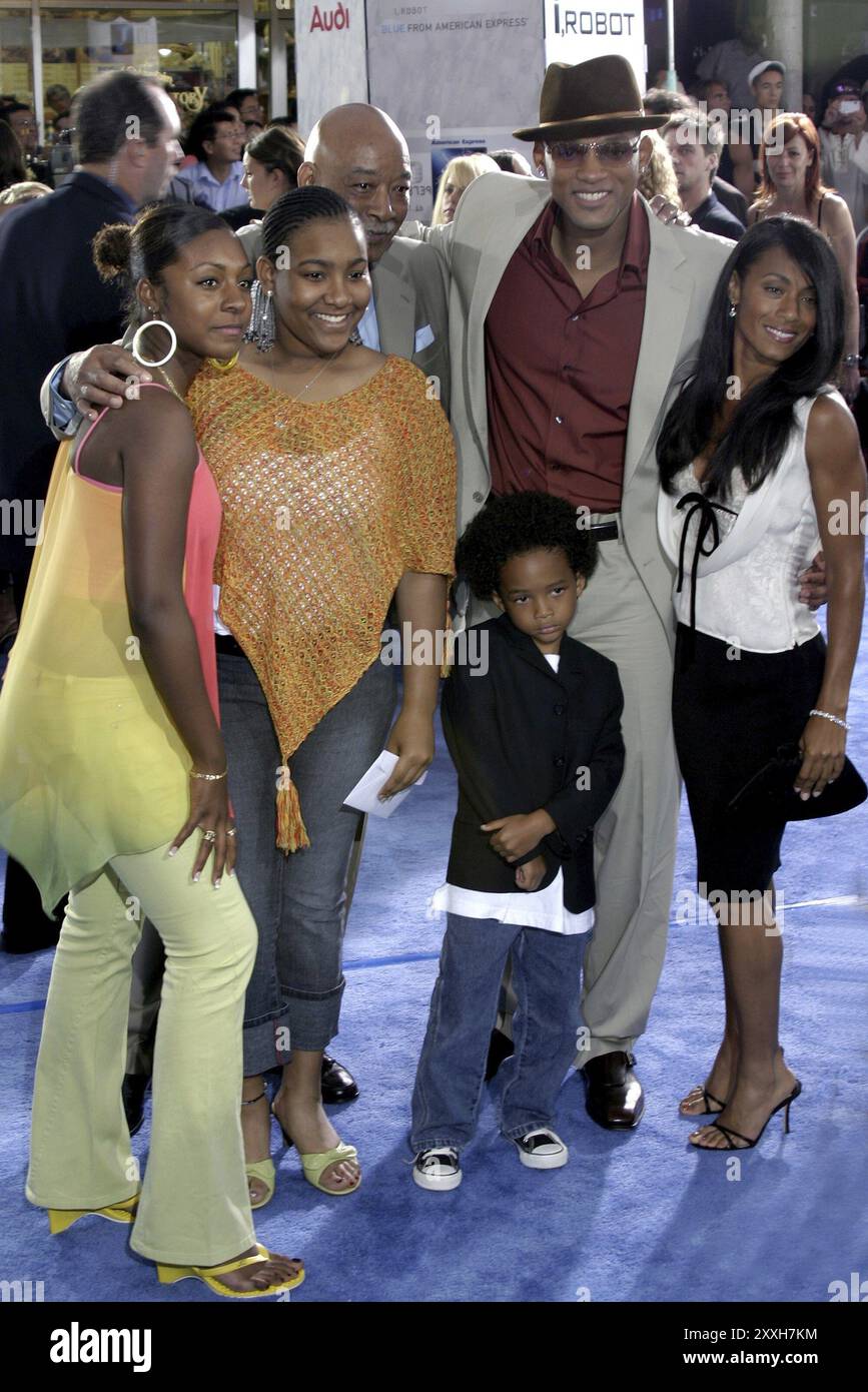 WESTWOOD, CA, JULY 07, 2004: Will Smith, Jada Pinkett Smith and Jaden ...