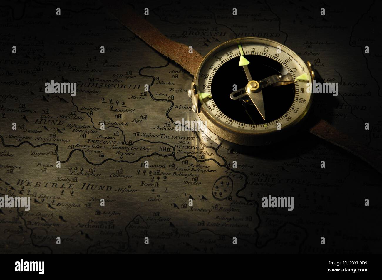 Vintage magnetic compass with illuminating green phosphorus pointer and ...