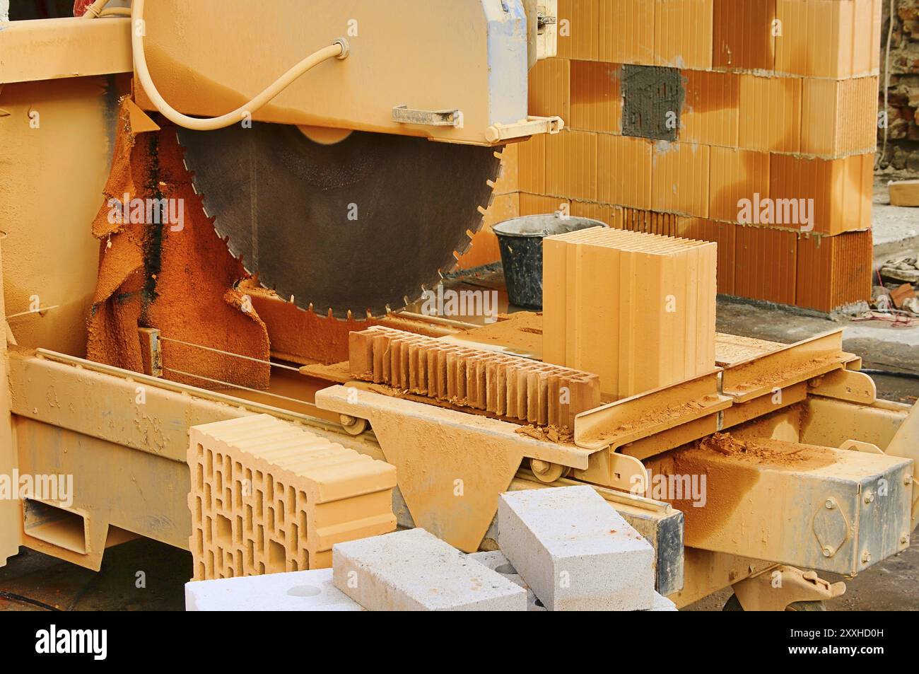 Stone saw, stone saw 02 Stock Photo - Alamy