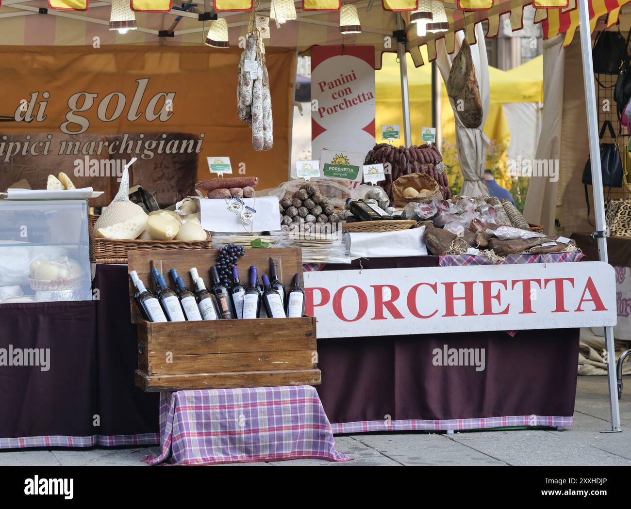 Street food weekend in the center of Bergamo with traditional foods and ...