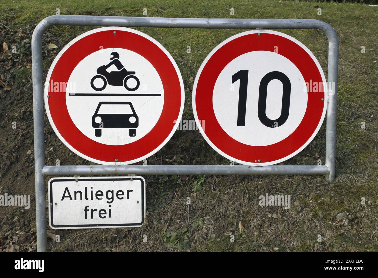 Kilometre road sign hi-res stock photography and images - Alamy