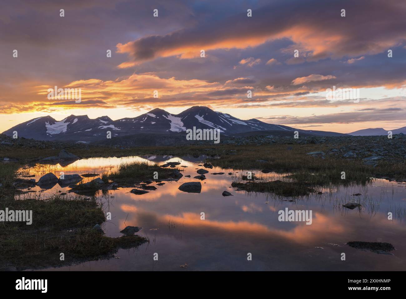 The Acre Massif at dusk, Stora Sjoefallet National Park, Laponia World ...