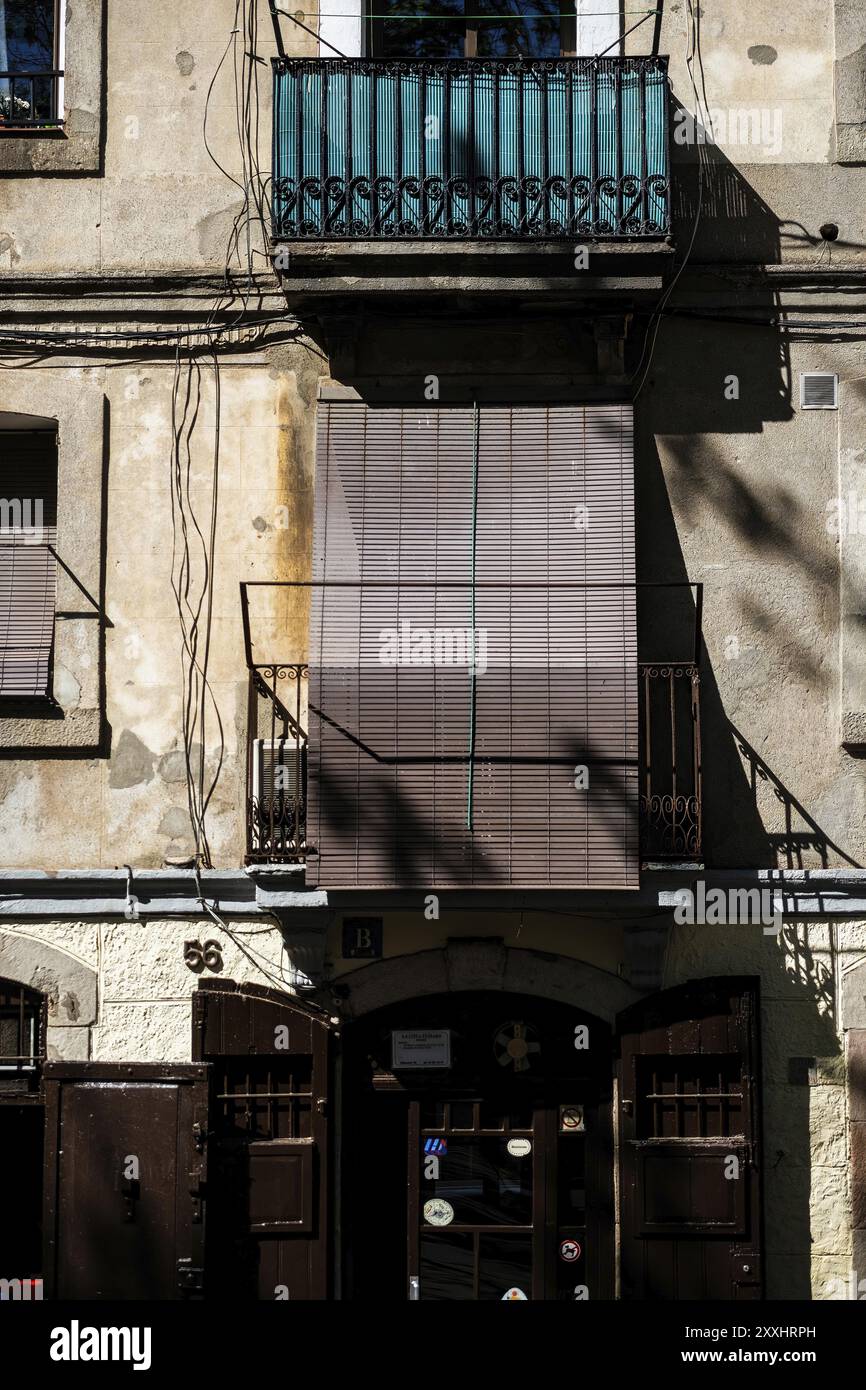 Solar shading hi-res stock photography and images - Alamy