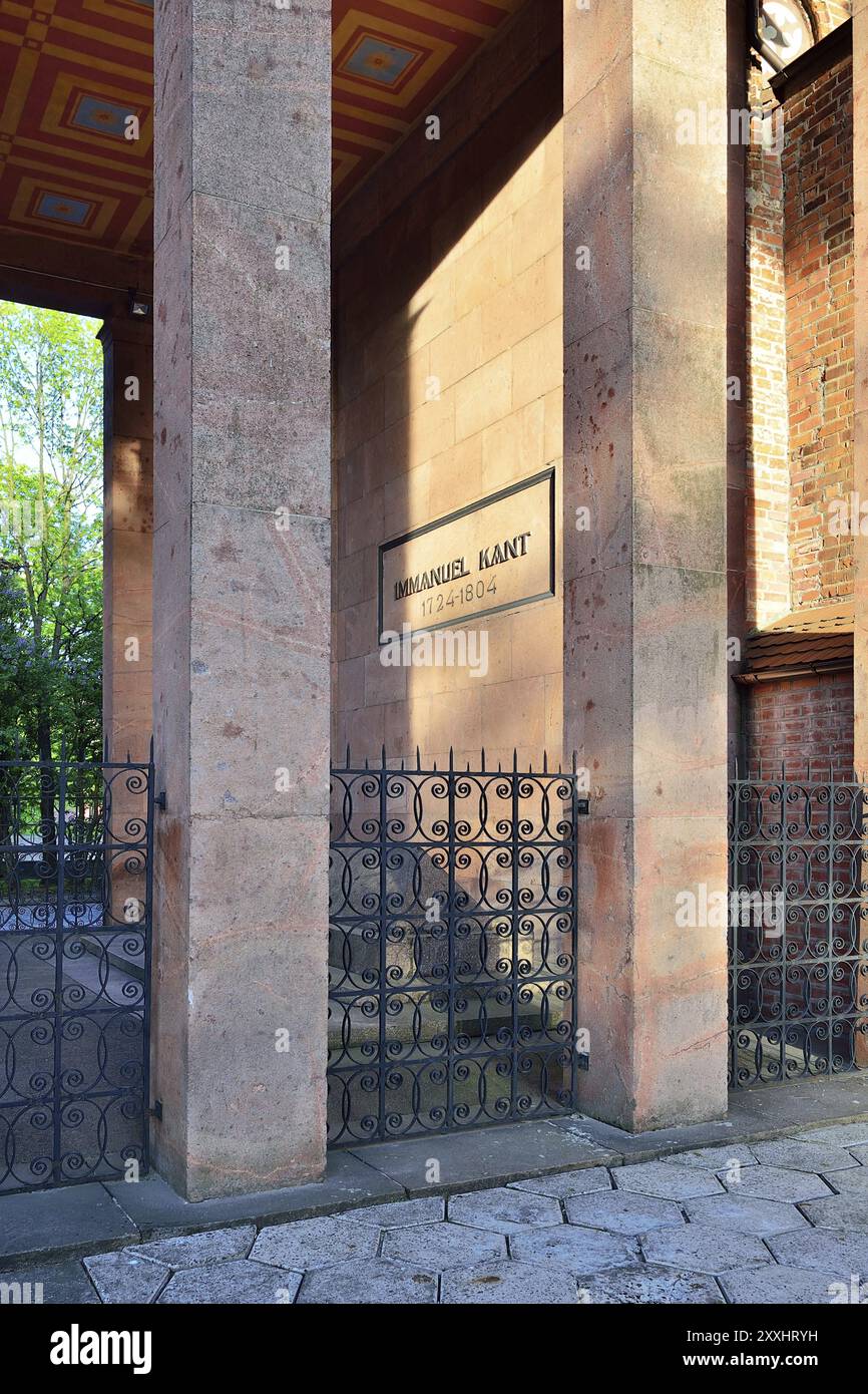 Kaliningrad immanuel kant tomb hi-res stock photography and images - Alamy