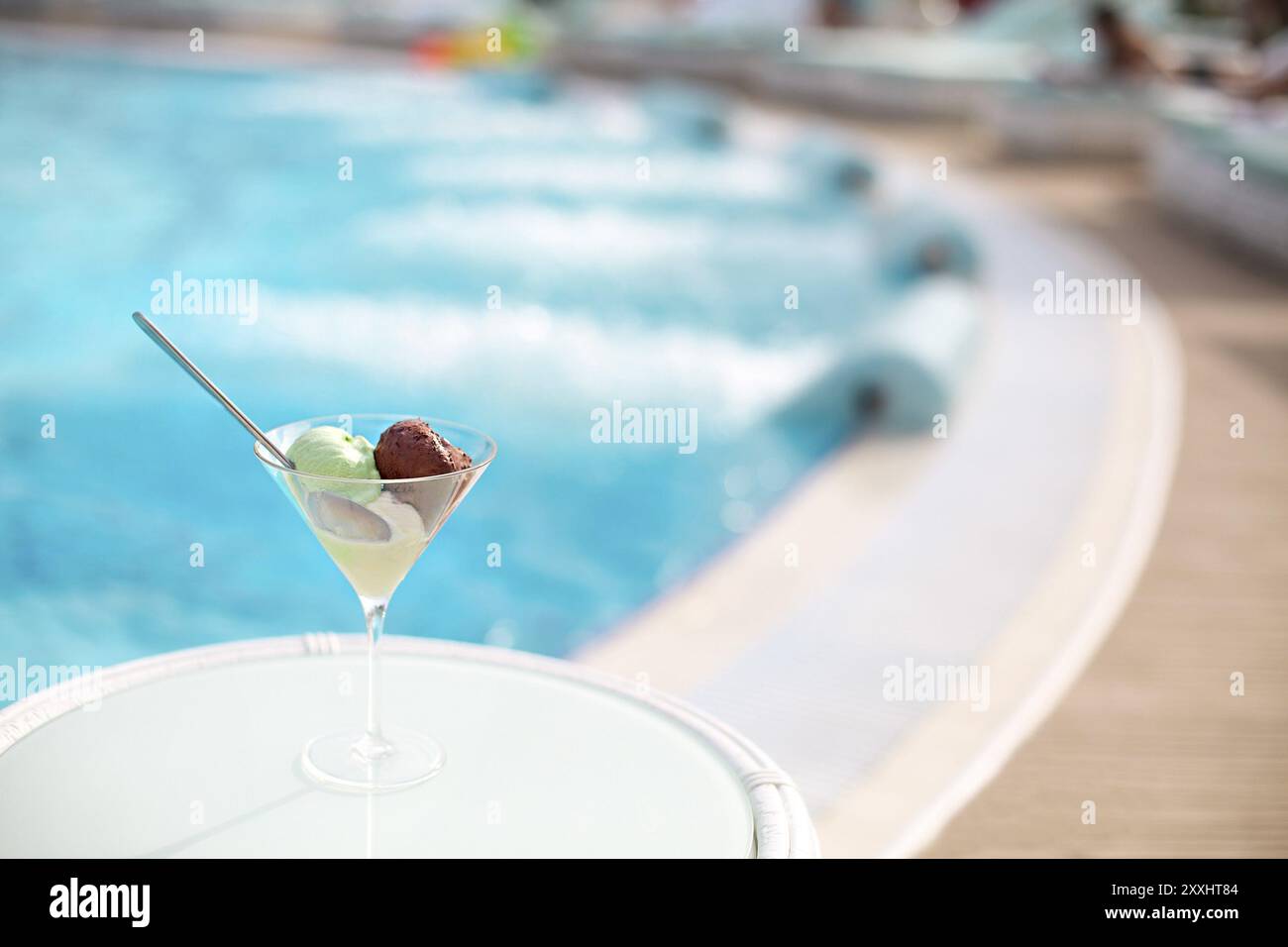 Pool and ice cream hi-res stock photography and images - Alamy