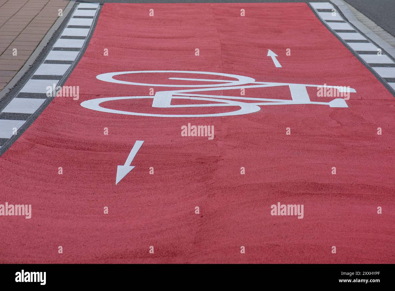 Red cycle path marking hi-res stock photography and images - Alamy